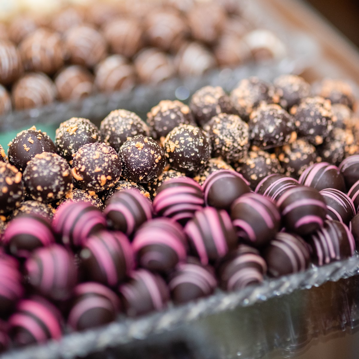 Venis Sweet Shop | Handmade Chocolate Store 100's Of Options